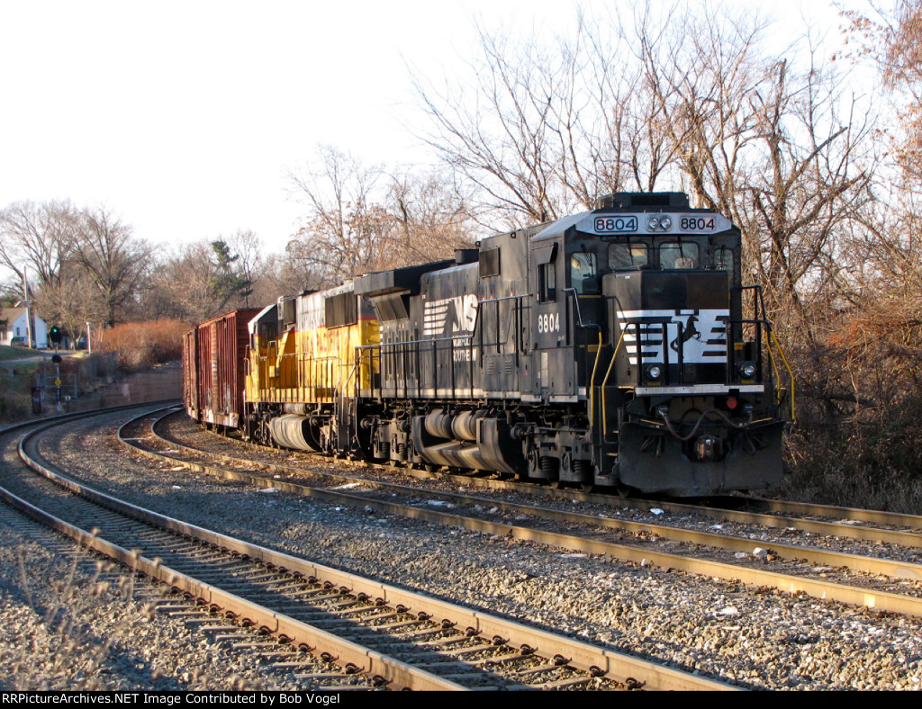 NS 8804 and UP 2217